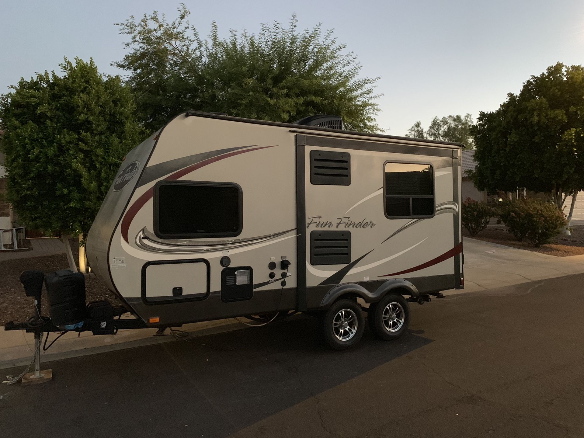 2015 fun finder F-189FDS travel trailer for Sale in Glendale, AZ - OfferUp
