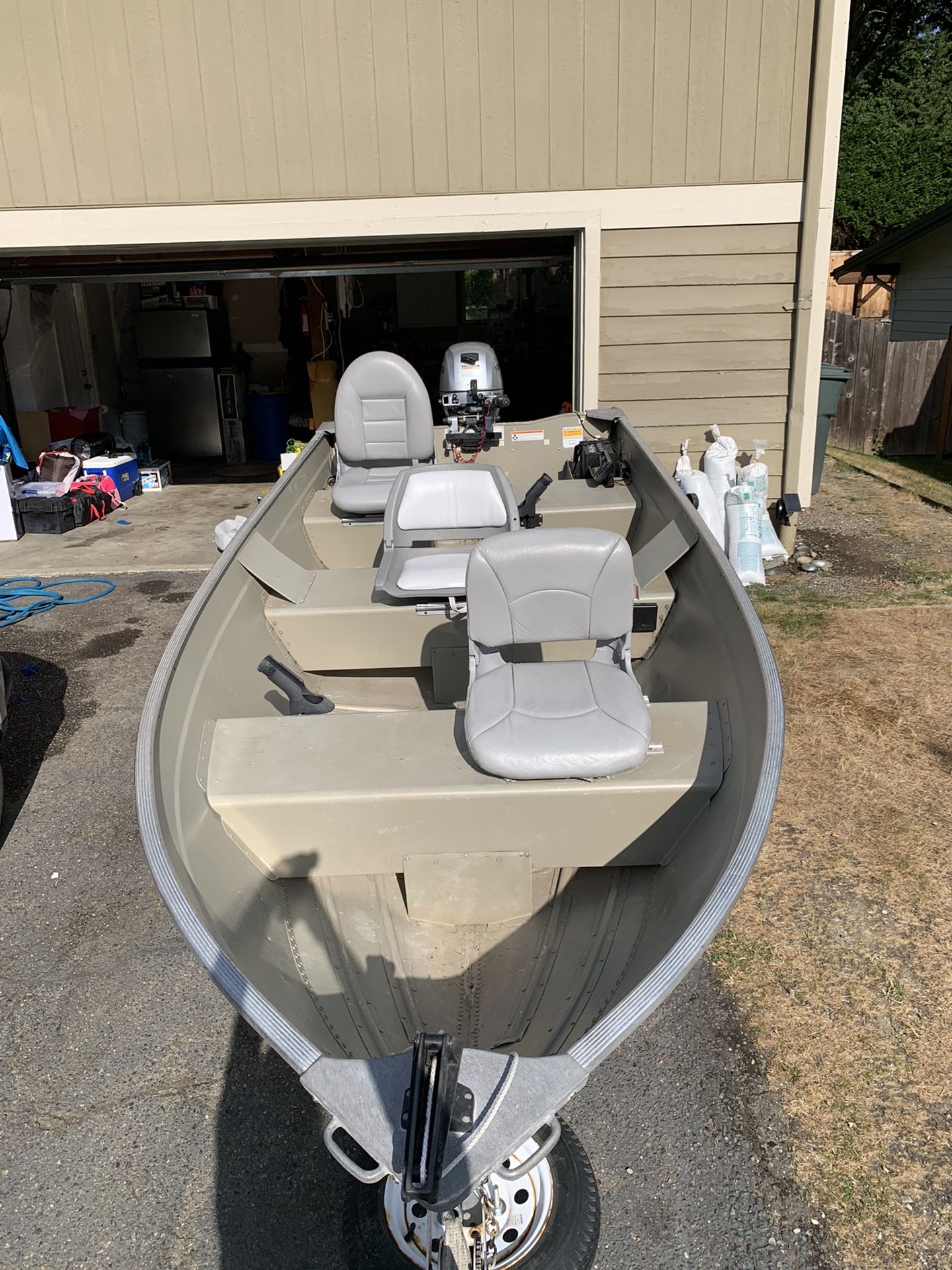 2005 LOWE 14ft aluminum boat (Sea Nymph V) for Sale in Bellevue, WA ...