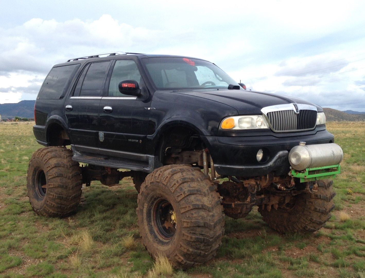 2000 Lincoln Navigator Lifted Truck