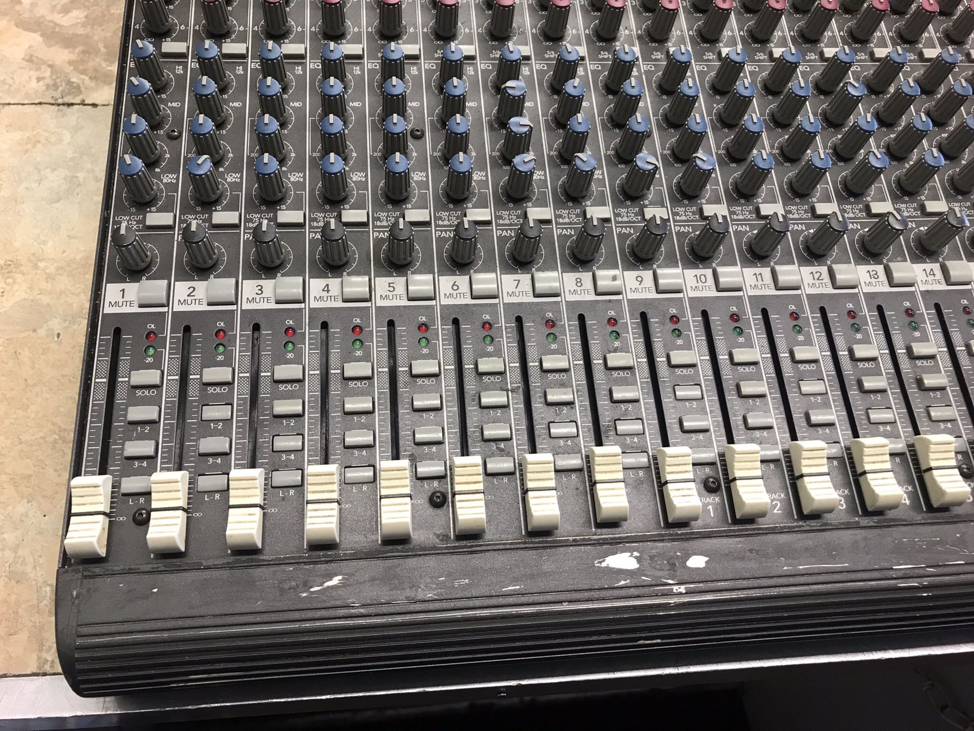 Mackie CR1604-VLZ 16-Channel Mic / Line Mixer for Sale in Los Angeles ...