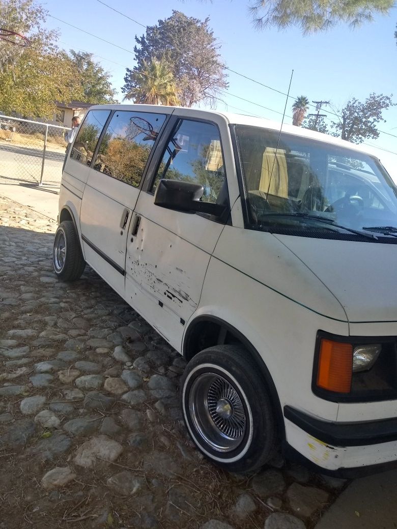 1986 Chevrolet Astro for Sale in Palmdale, CA - OfferUp