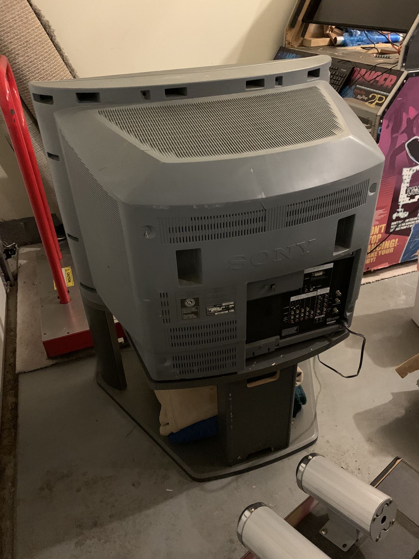 Sony Trinitron 32" CRT Flat-Screen HDTV Tube Television KV-32HS510 w ...