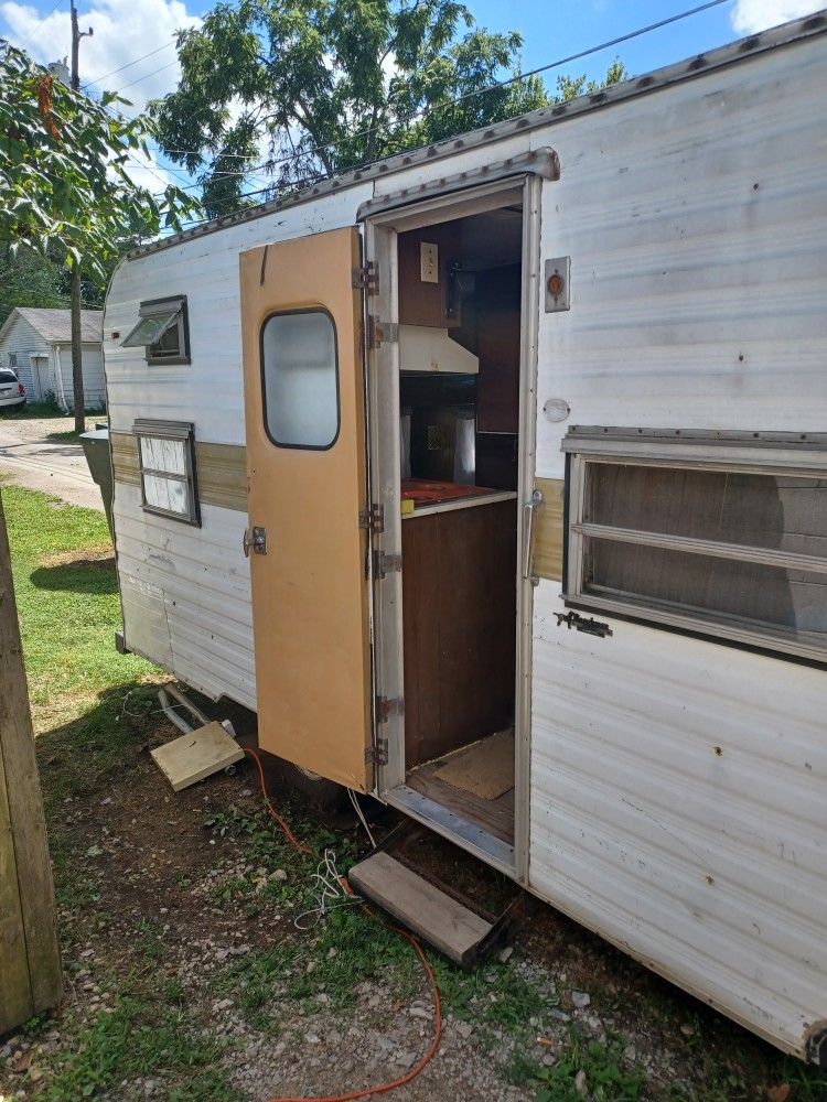 1968 Coachman Travel Trailer for Sale in Columbus, OH - OfferUp